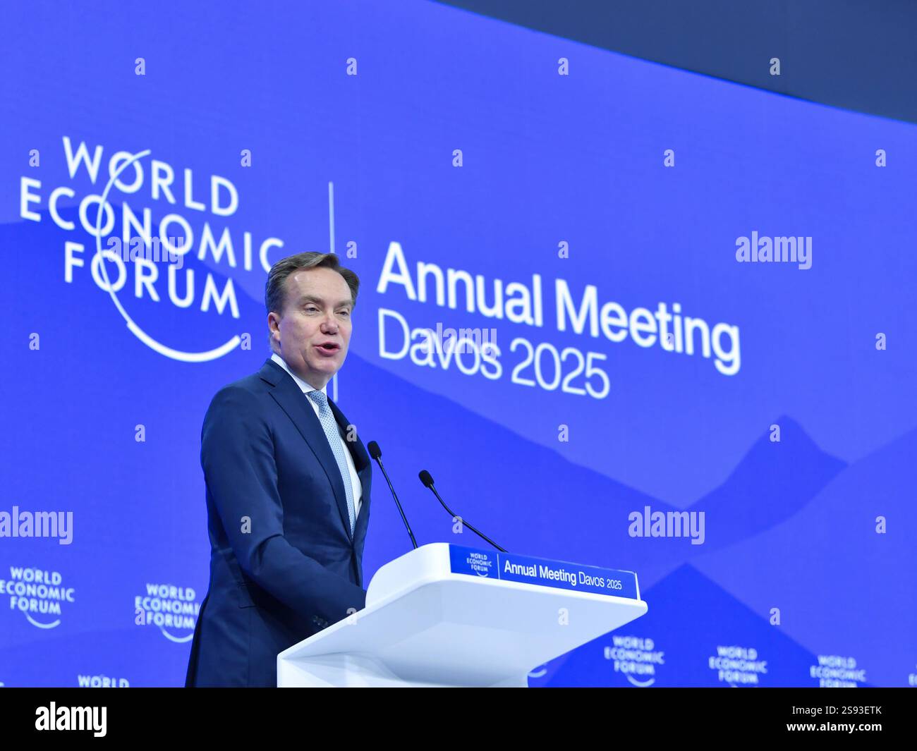 (250124) -- DAVOS, Jan. 24, 2025 (Xinhua) -- World Economic Forum (WEF ...