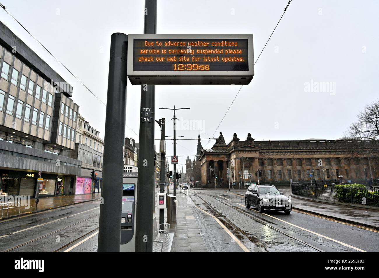 Edinburgh, Scotland, UK. 24th Jan 2025. Storm Eowyn wind hits the city ...