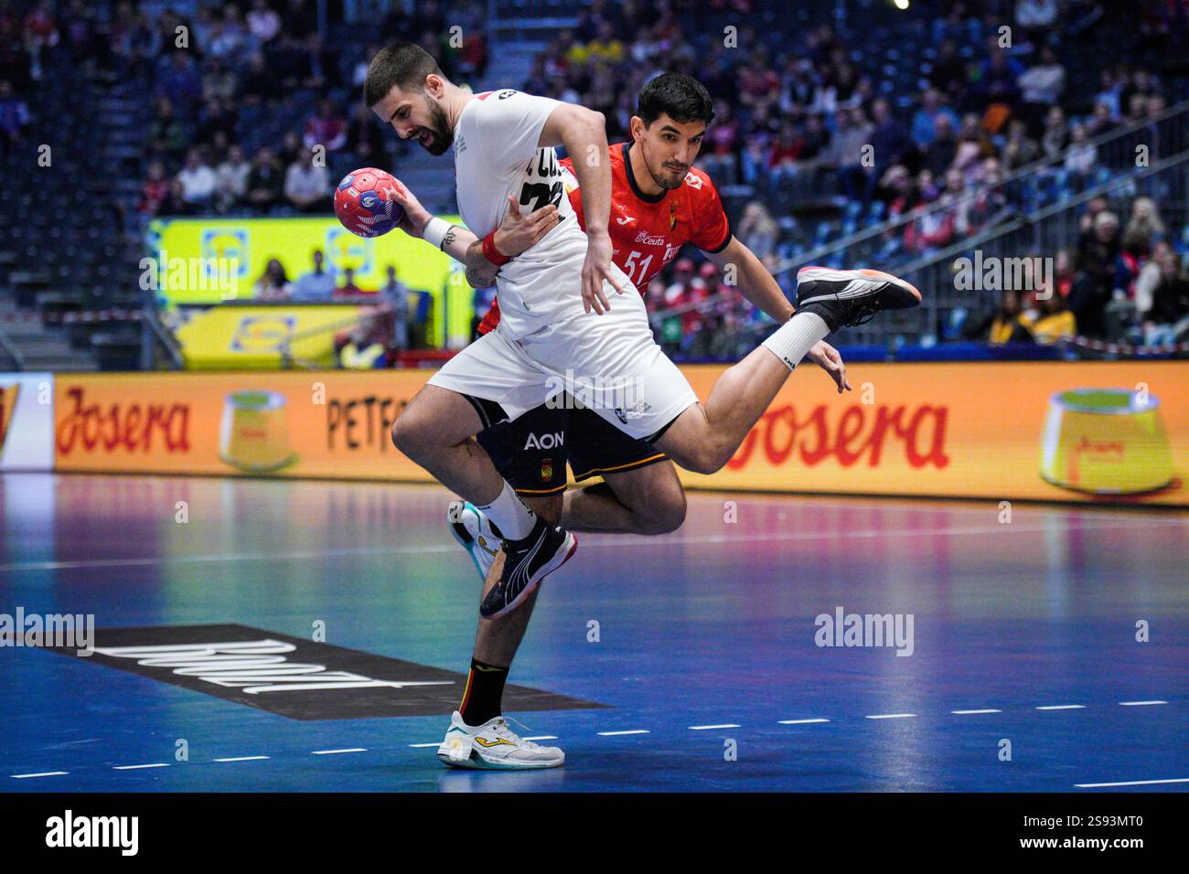 Fornebu 20250124. Portugal's Martim Costa and Spain's Miguel Sánchez ...
