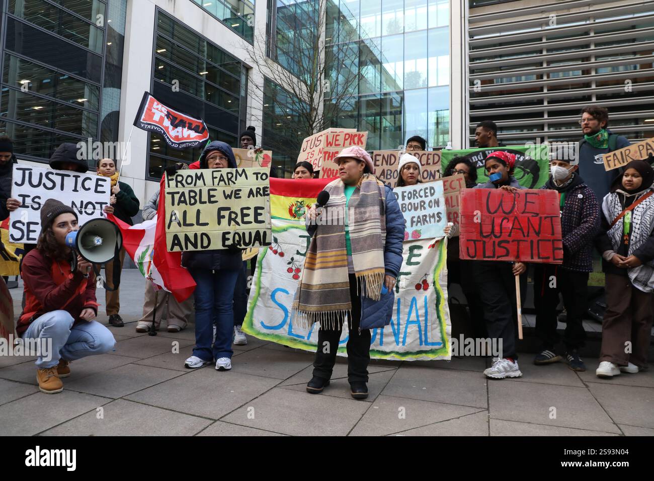 London, England. 24th January 2025. Migrant farm workers protest about ...