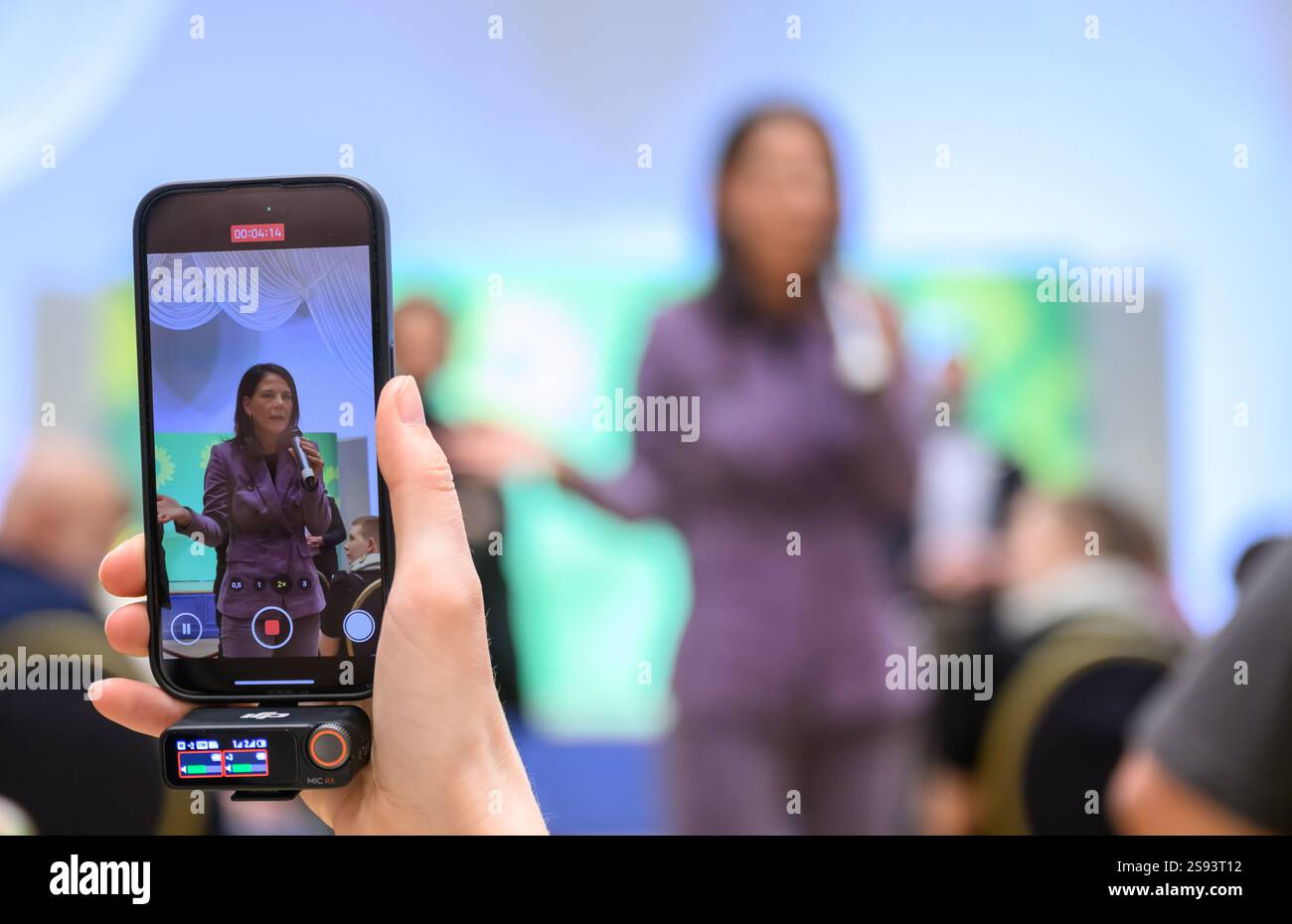 Event filmed on smartphone hi-res stock photography and images - Alamy