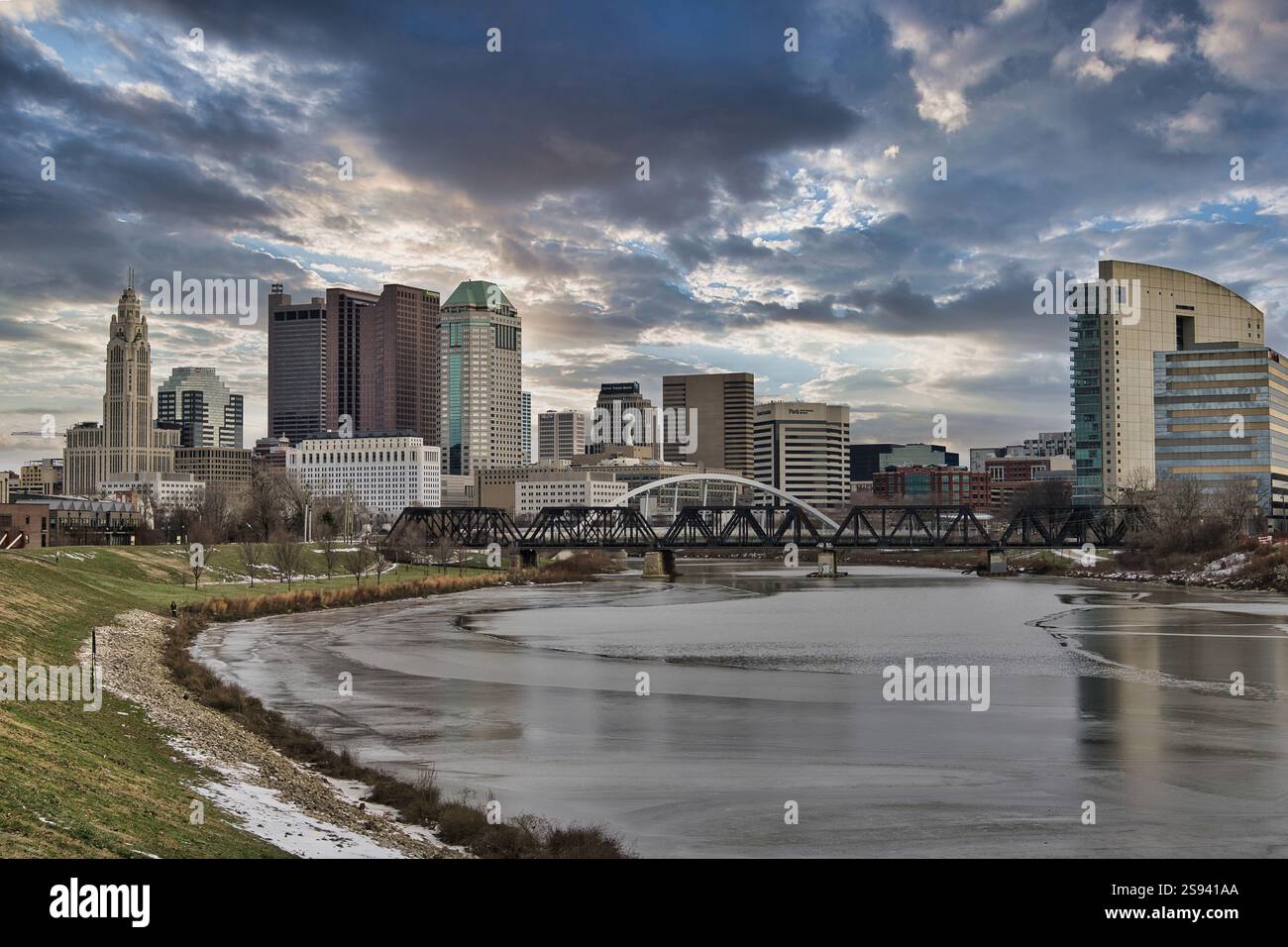 Downtown Columbus Ohio and the Scioto river view from the west ...