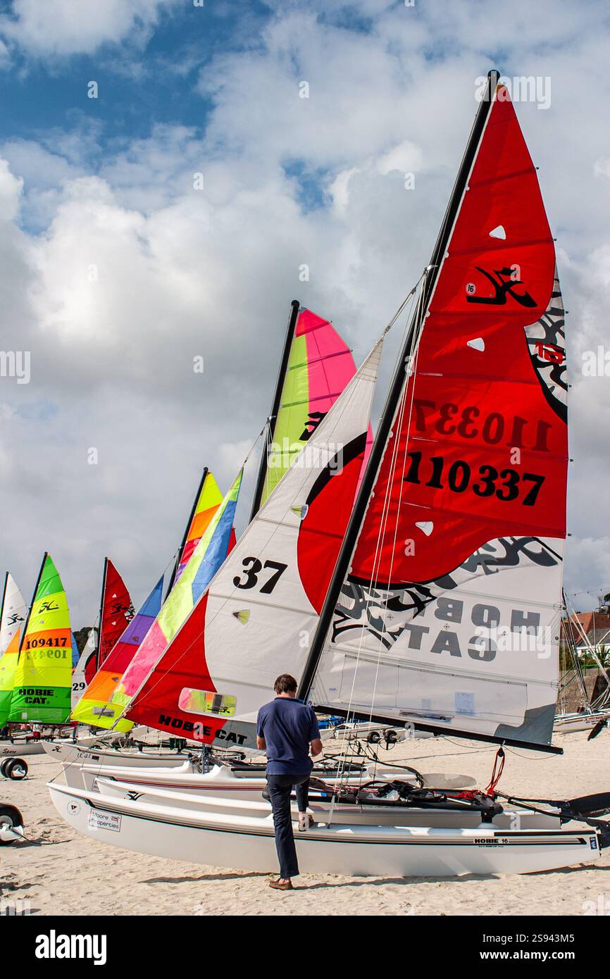 Preparation on the sandy beach & in the sunshine at the Royal Channel ...