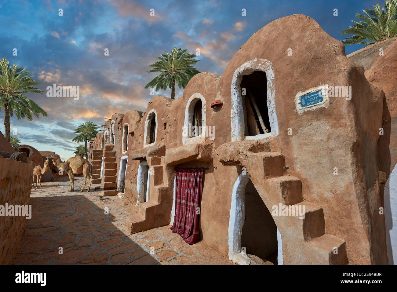 Ksar Hedada, Tunisia, Fortified Berber Ghorfa vaulted food Storage ...