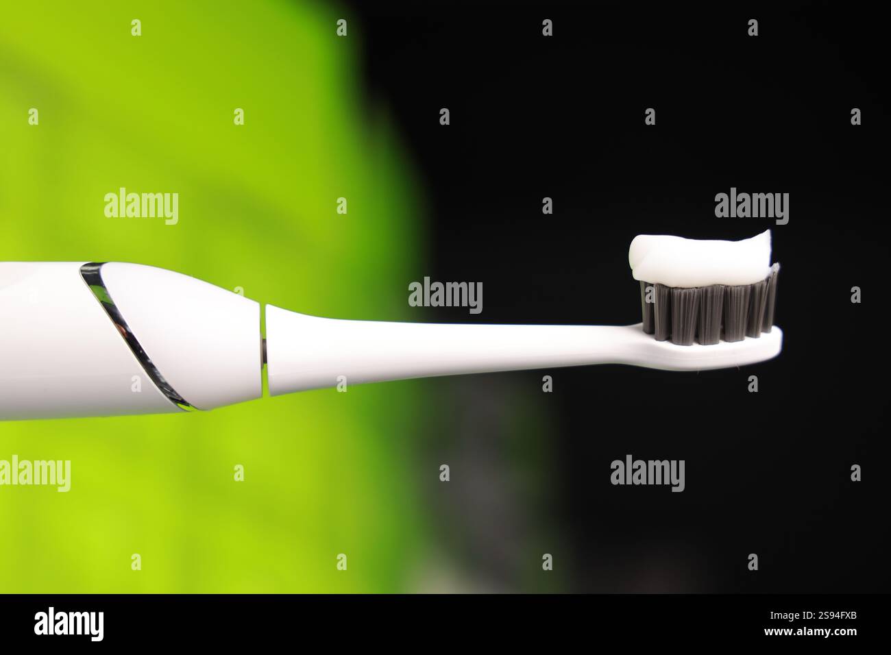 Toothpaste wash hand basin hi-res stock photography and images - Alamy