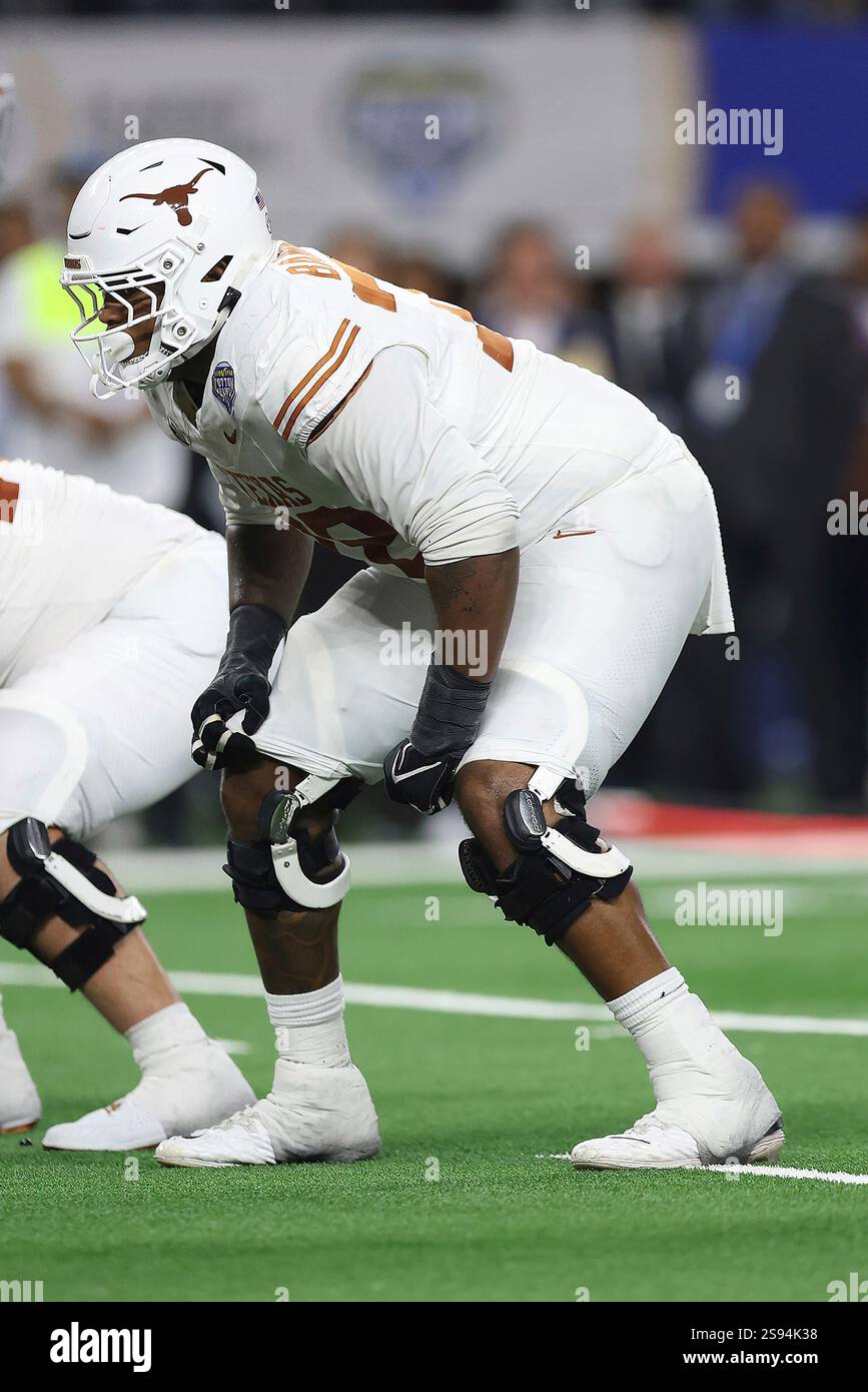 Texas offensive tackle Kelvin Banks Jr. (78) lines up before the snap ...