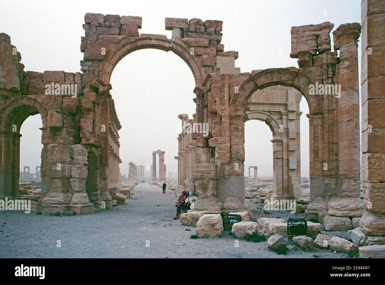 Arch of Triumph, monumental arch, Palmyra, Syria, May 1987 Stock Photo ...