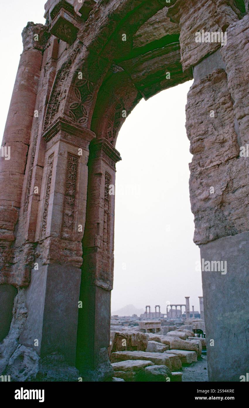 Arch of Triumph, monumental arch, Palmyra, Syria, May 1987 Stock Photo ...