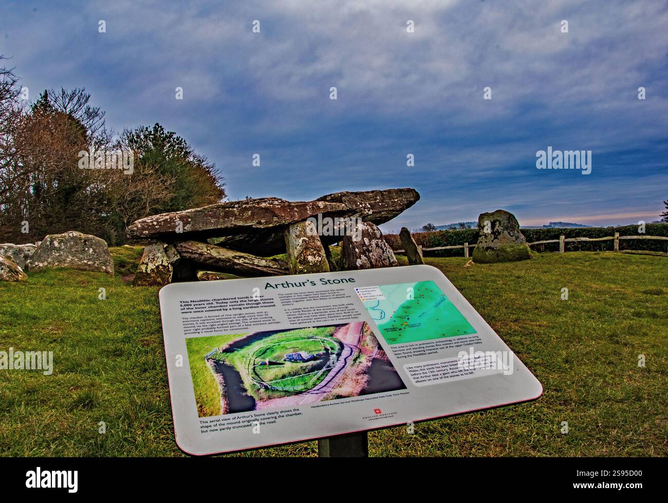 Arthur's Stone, Herefordshire Stock Photo - Alamy