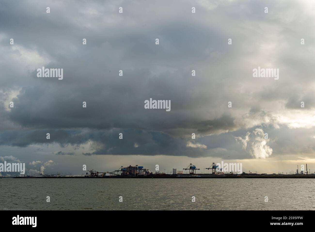 Stormy & Windy Weather, early January, at Hook of Holland Beach ...