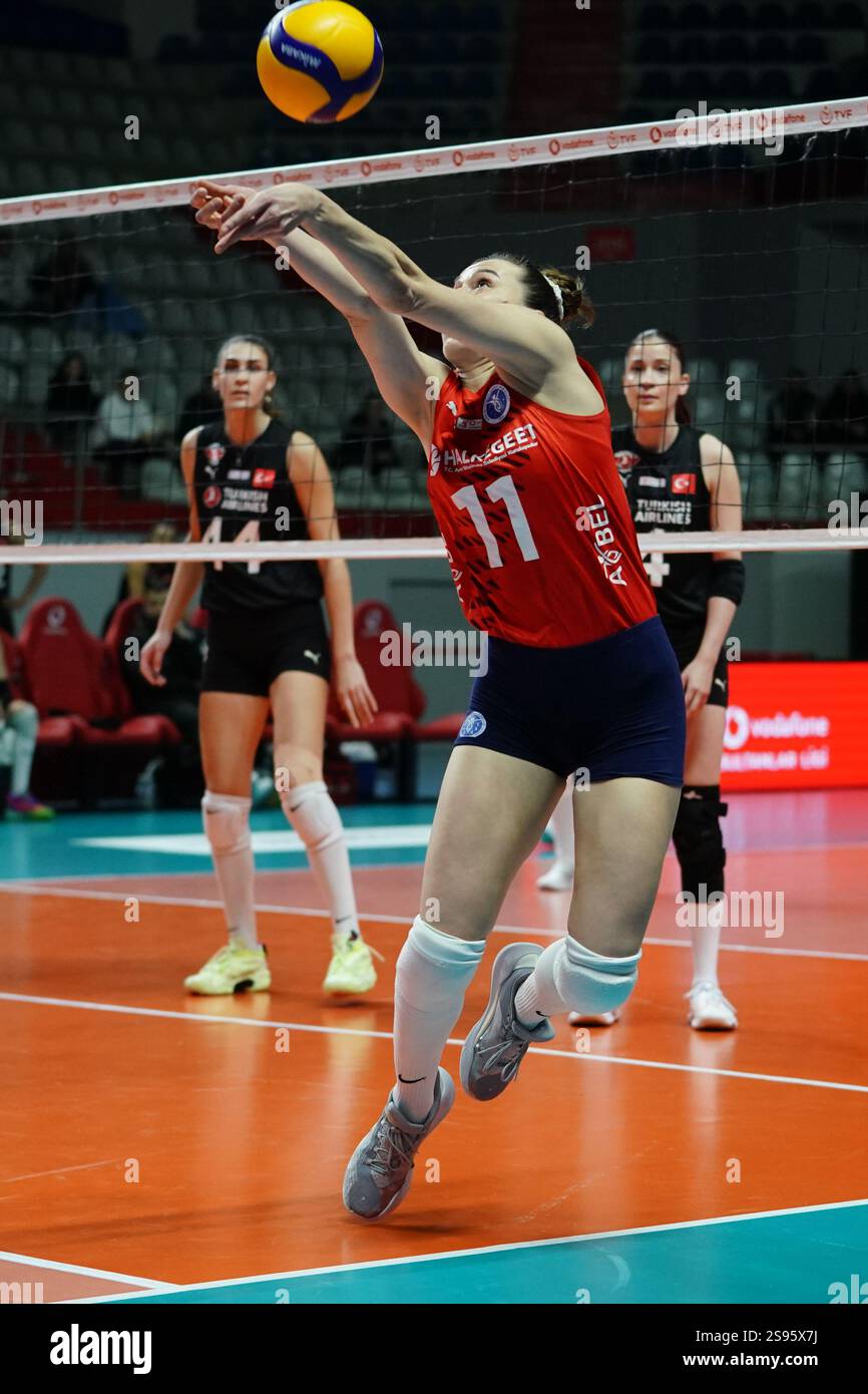 ISTANBUL, TURKIYE - JANUARY 12, 2025: Cansu Aydinogullari in action ...