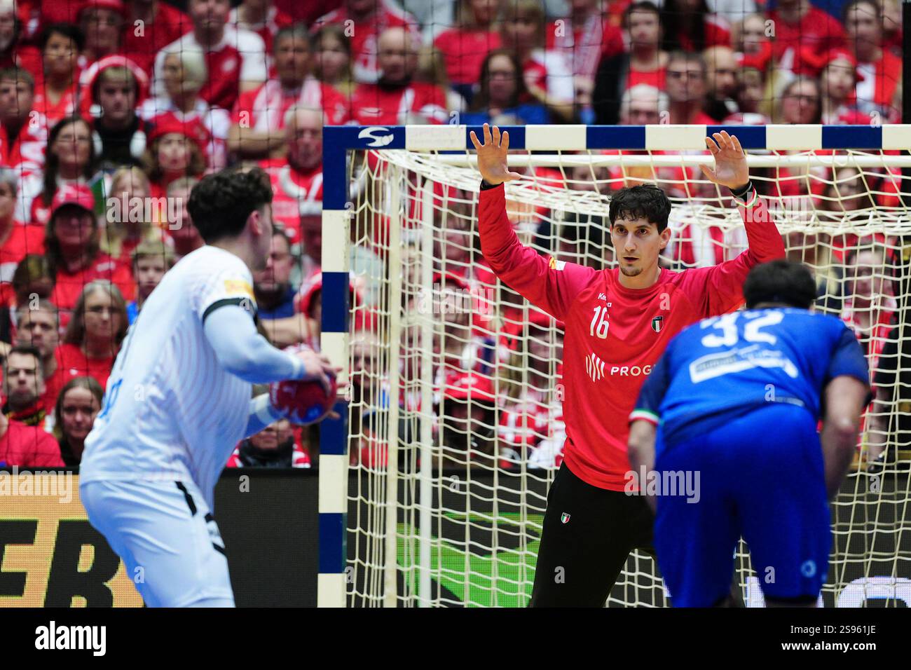 7 Meter Wurf/Tor Marko Grgic (Deutschland, #71), Andrea Colleluori ...