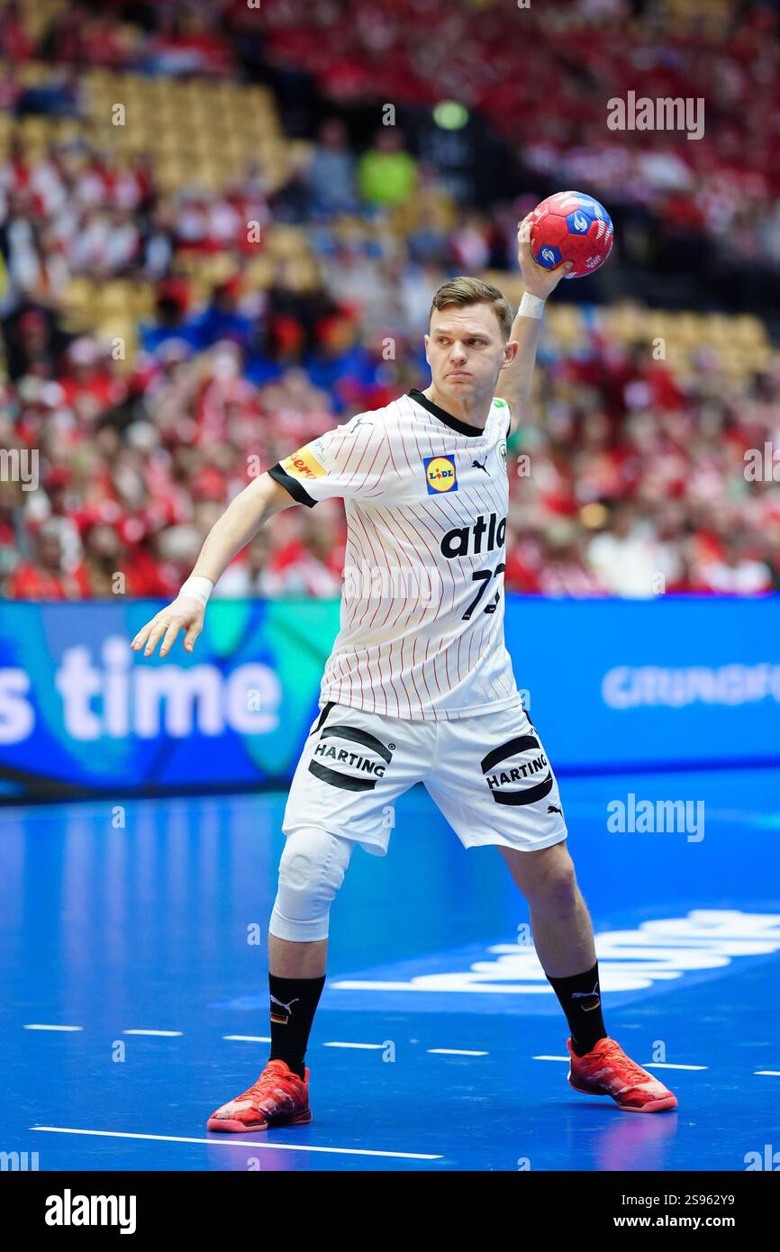 7 Meter Wurf/Tor Timo Kastening (Deutschland, #73) DEN, Italien vs ...