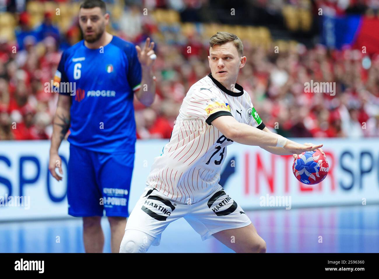 7 Meter Wurf/Tor Timo Kastening (Deutschland, #73) DEN, Italien vs ...