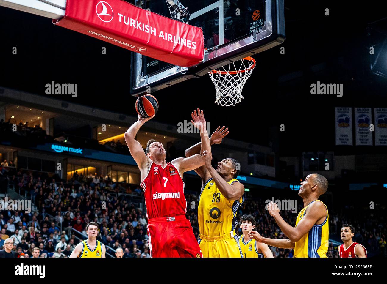 24 January 2025, Berlin: Basketball: Euroleague, Alba Berlin - FC ...