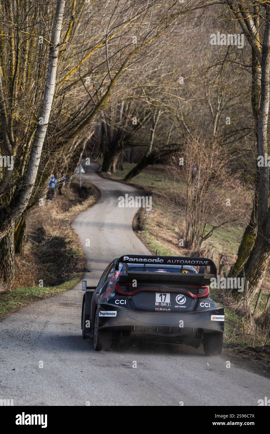 17 Sébastien OGIER, Vincent LANDAIS, Toyota GR Yaris Rally1, action ...