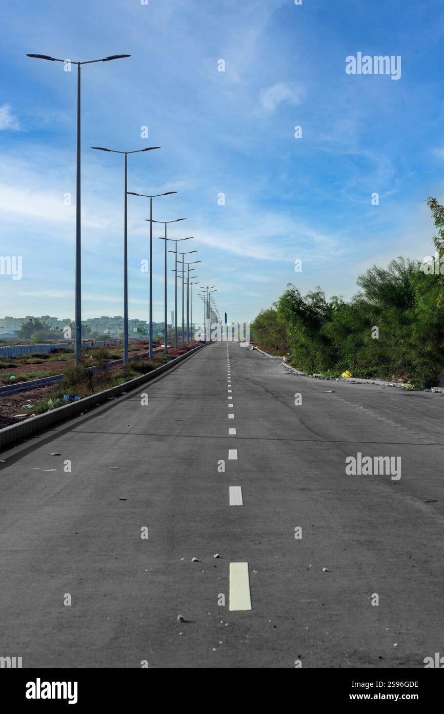 Long roads and scenery hi-res stock photography and images - Alamy