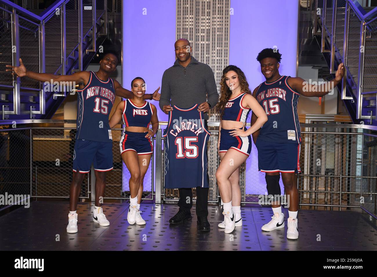 Former NBA player Vince Carter Lights the Empire State Building in ...