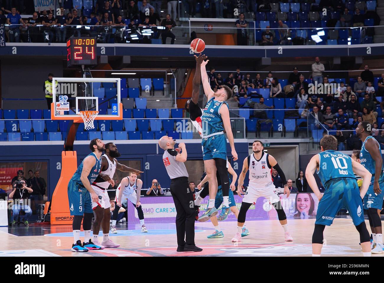 Grant Basile (Acqua S.Bernardo Cantu) during Wegreenit Urania Milano vs ...