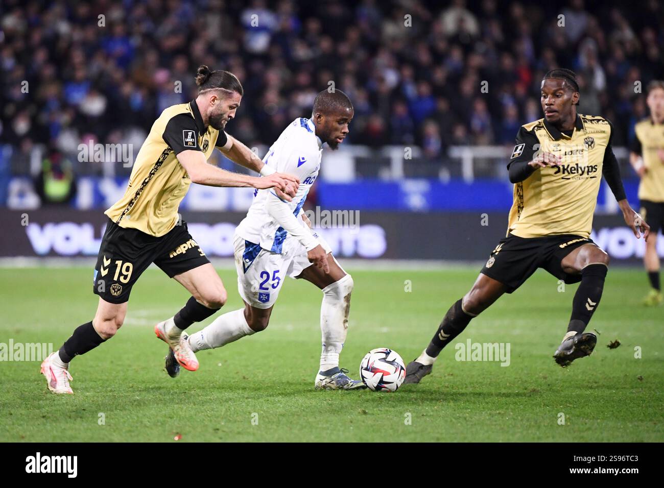 25 Hamed Junior TRAORE (aja) - 19 Leo PETROT (asse) during the Ligue 1 ...