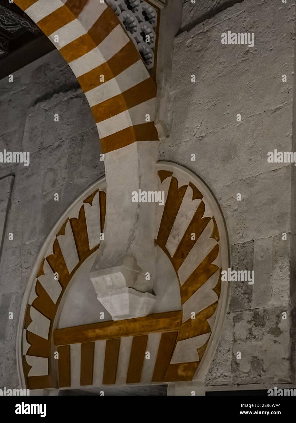 Shoe horse islamic arches with Corinthian columns in the Mosque ...