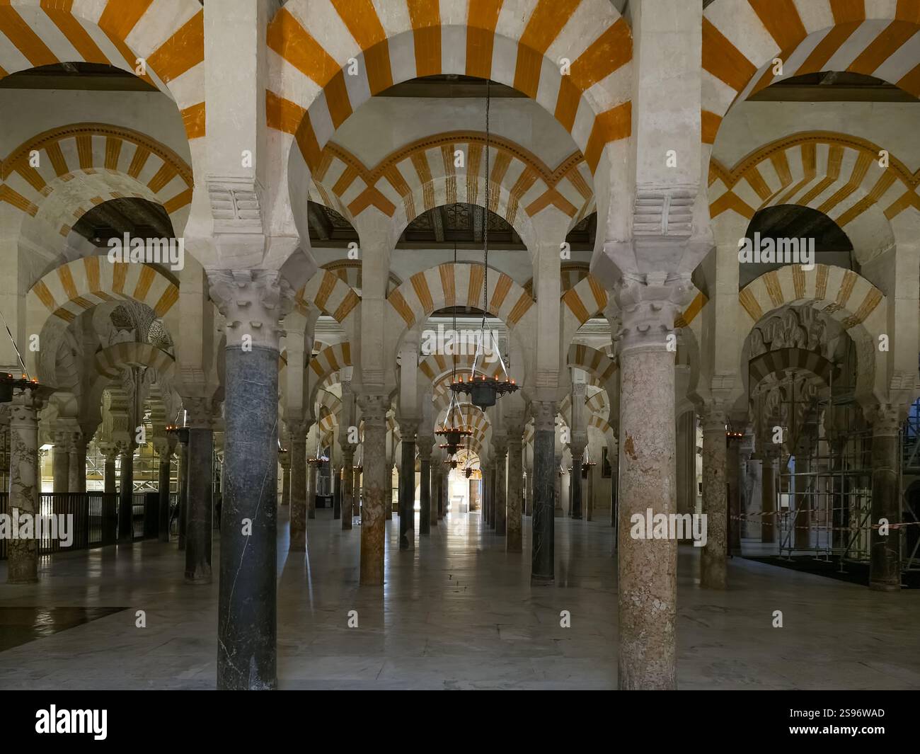Shoe horse islamic arches with Corinthian columns in the Mosque ...