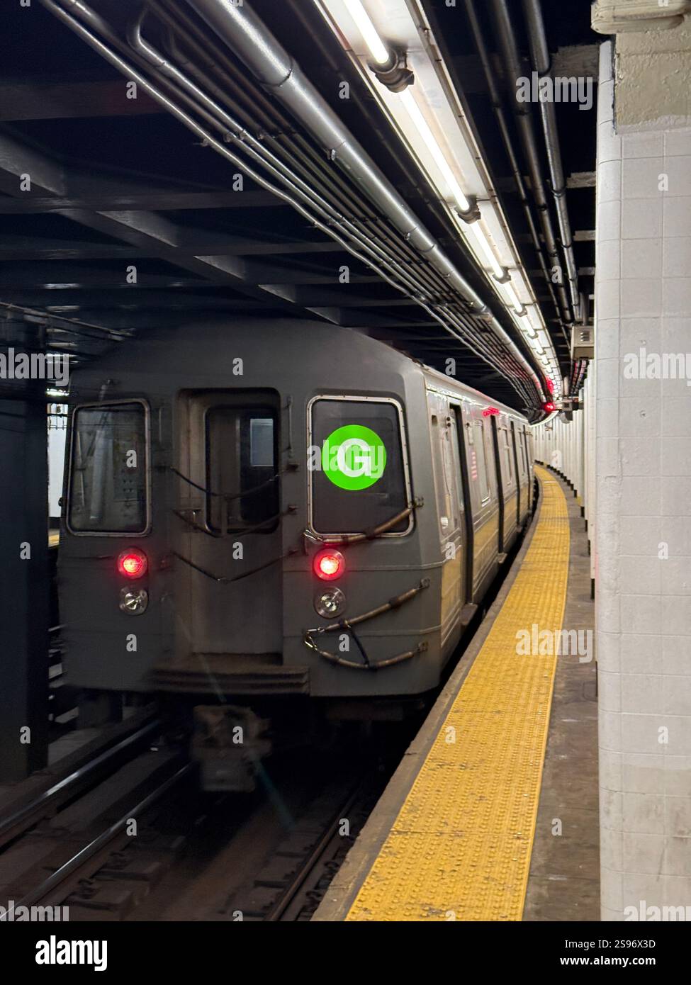 G train pulling into the Fort Hamilton Parkway station in Brooklyn; New ...