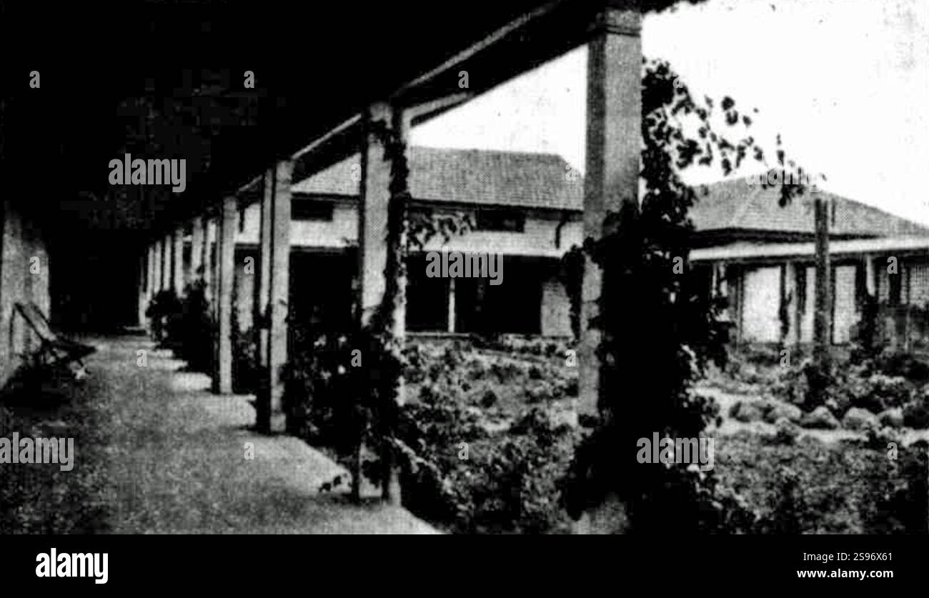 Gorman House Courtyard 1927 Stock Photo - Alamy