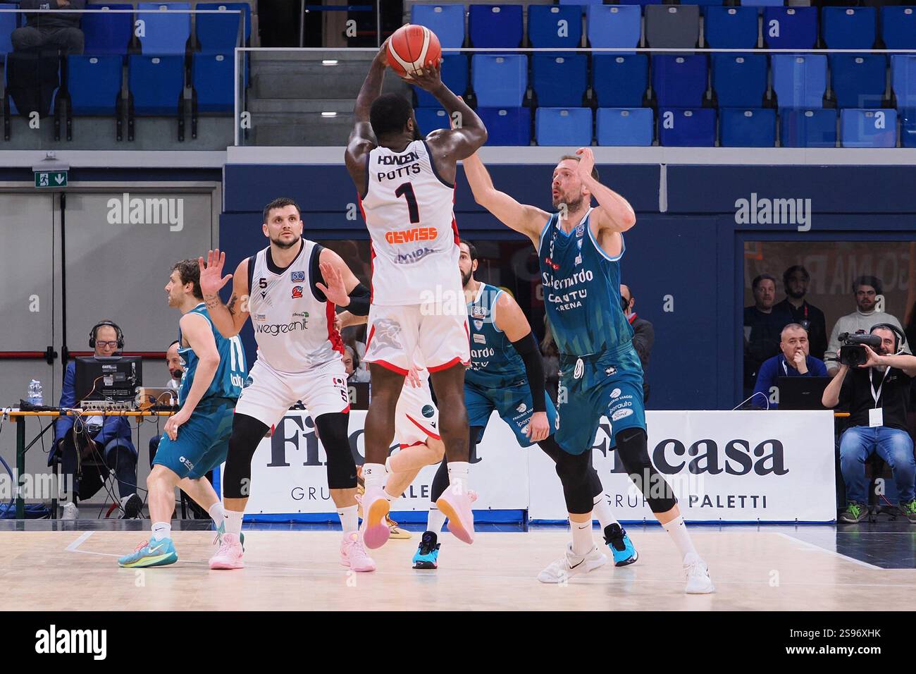 Giddy Potts (Wegreenit Urania Basket Milano) during Wegreenit Urania ...