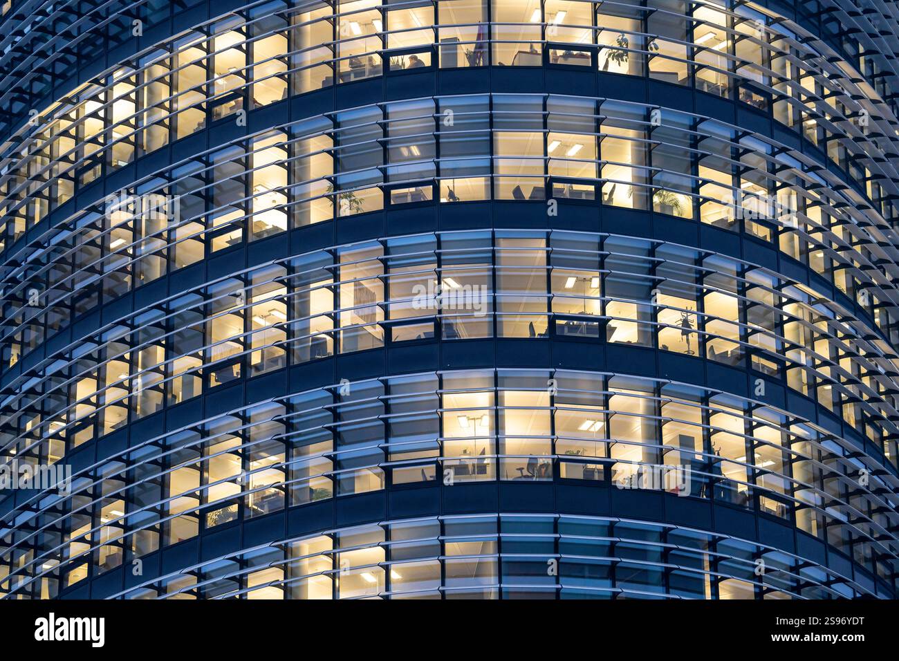 Die Firmenzentrale von Vodafone, in Düsseldorf-Heerdt, Vodafone-Campus ...