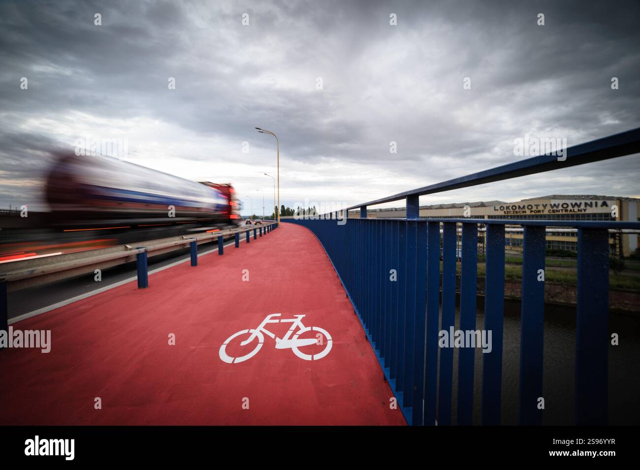 Fast moving truck in hi-res stock photography and images - Alamy