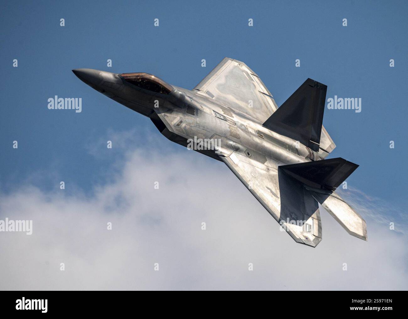 F-22 Raptor is an American twin-engine, all-weather, supersonic stealth ...