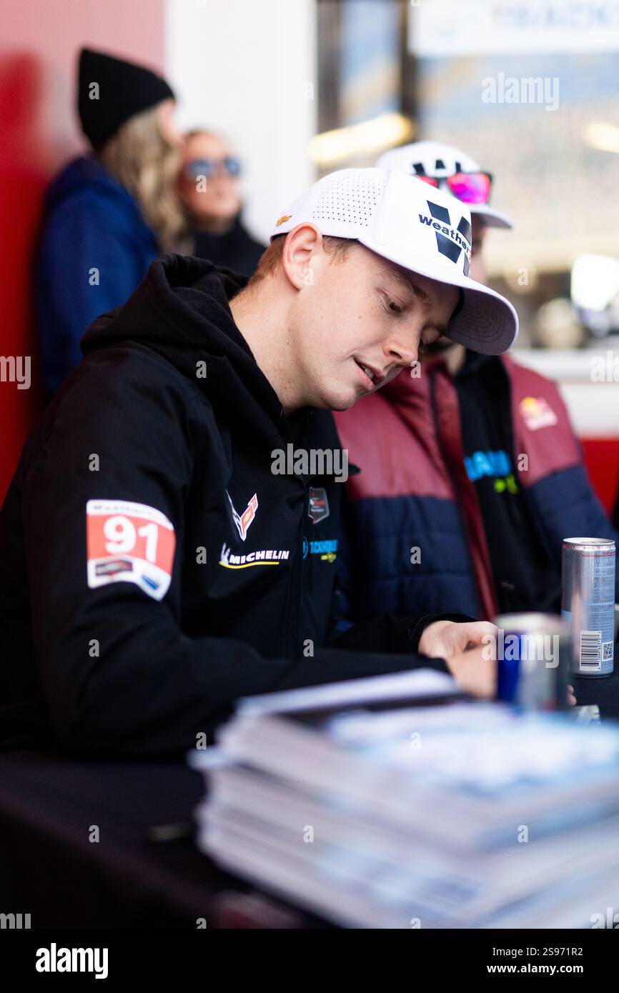 ZILISCH Connor (usa), Trackhouse by TF Sport, Corvette Z06 GT3.R ...