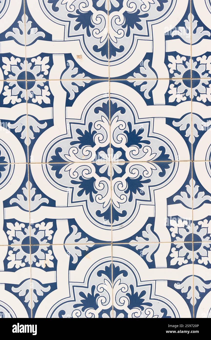 Traditional Portuguese Azulejo Tile Pattern Stock Photo - Alamy