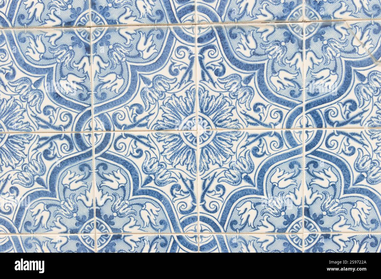 Traditional Portuguese Azulejo Tile Pattern Stock Photo - Alamy