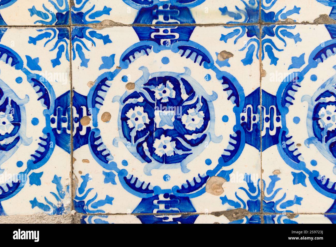 Traditional Portuguese Azulejo Tile Pattern Stock Photo - Alamy