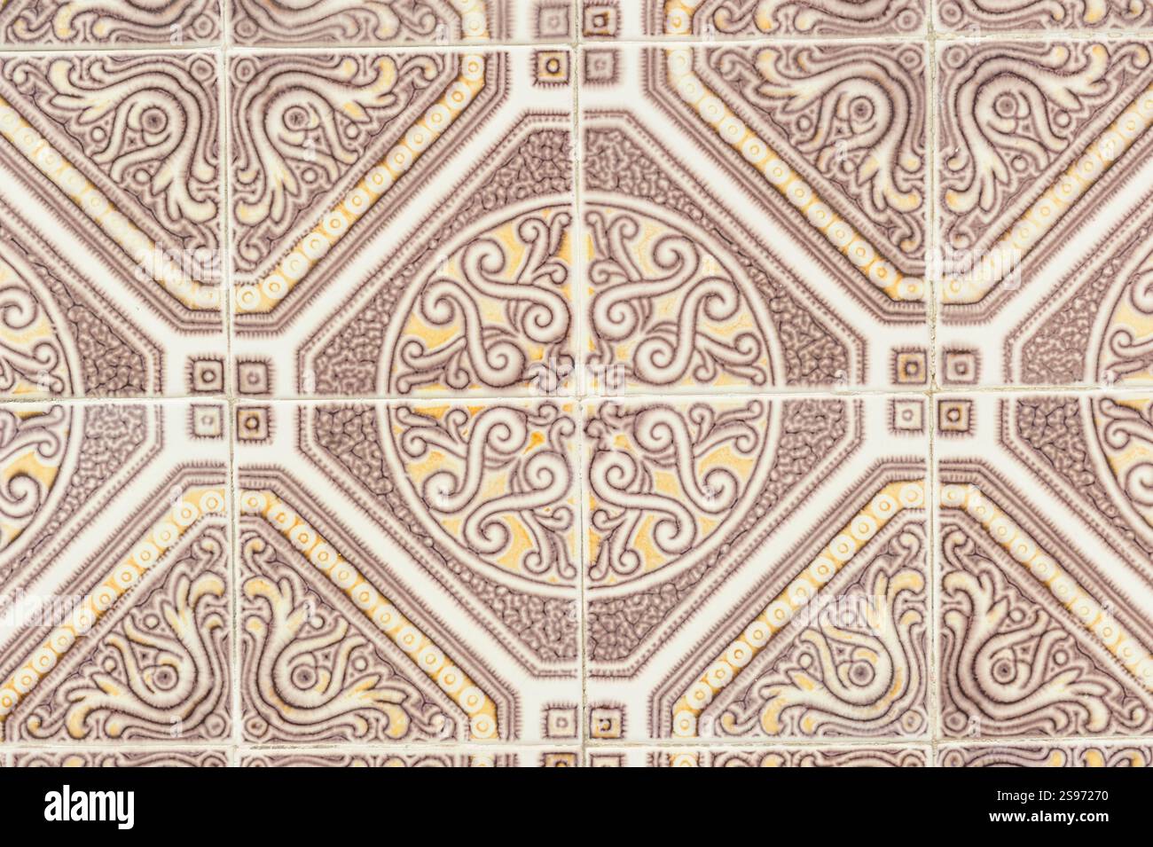 Traditional Portuguese Azulejo Tile Pattern Stock Photo - Alamy