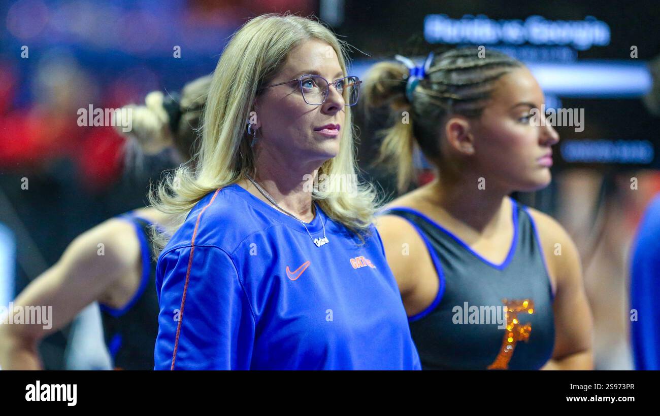 Florida's head coach Jenny Rowland watches warmups before an NCAA ...