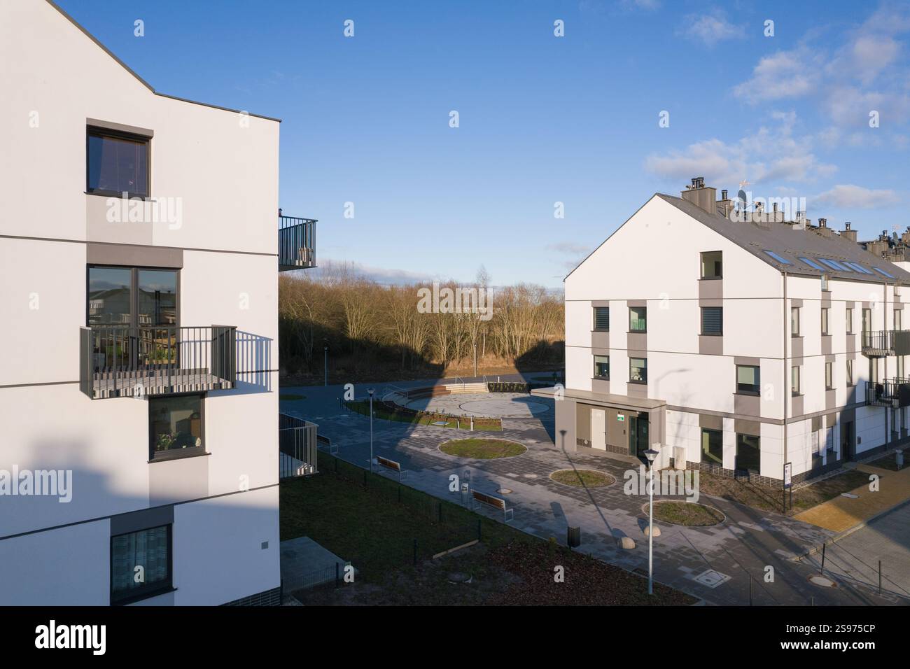 View modern courtyard facade hi-res stock photography and images - Alamy