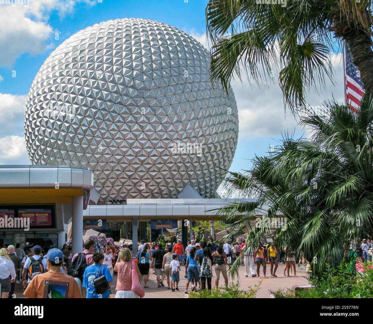 Epcot Center in Disney World, Orlando, FL Stock Photo - Alamy