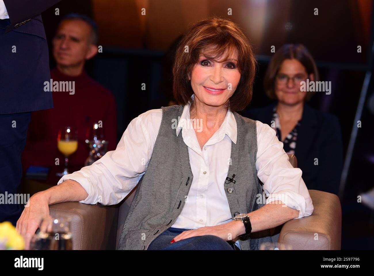 Susanne Uhlen zu Gast bei der NDR Talk Show am 24.01.2025 in Hamburg ...