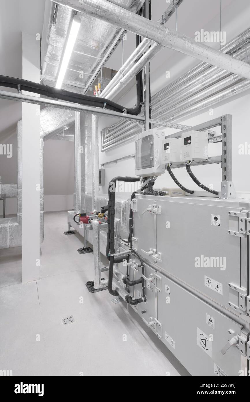 Insulated ductwork hi-res stock photography and images - Alamy