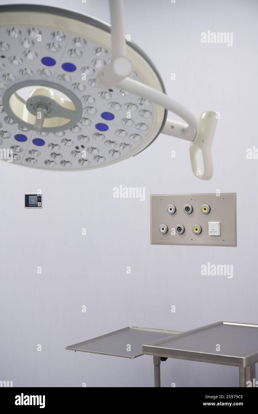 Modern medical facility hi-res stock photography and images - Alamy