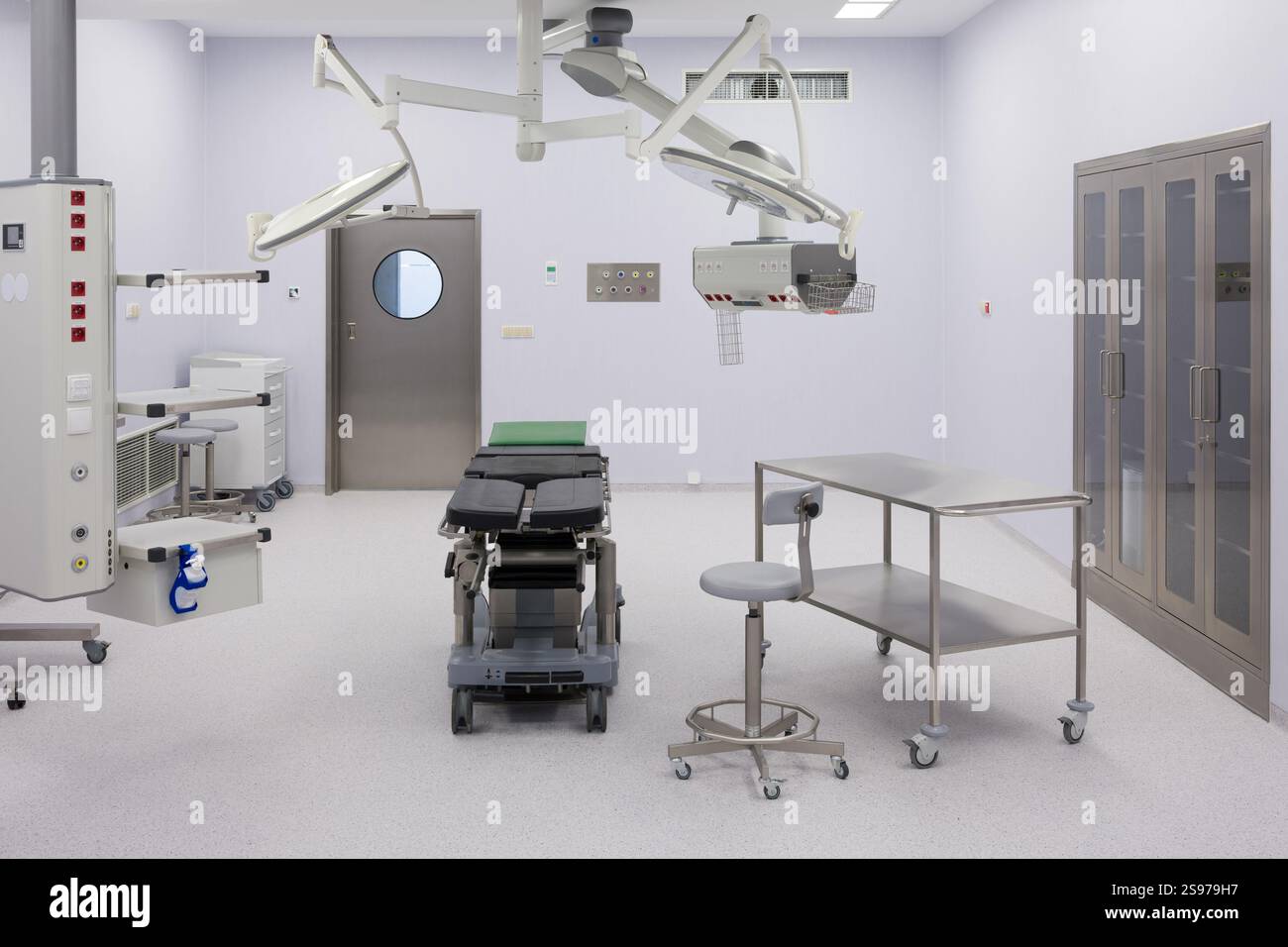 Brand new operating room, operating room. Full medical equipment in ...
