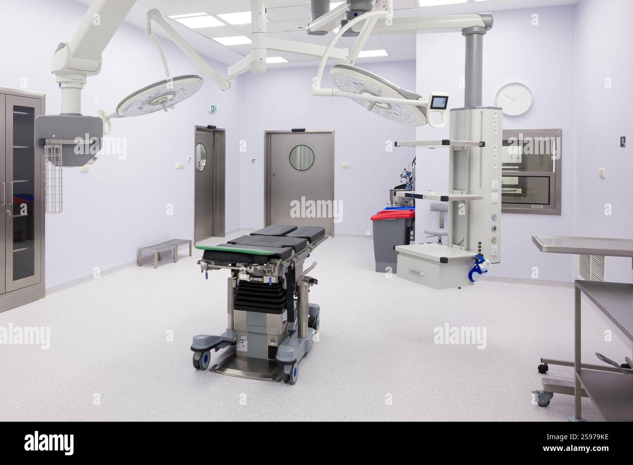 Brand new operating room, operating room. Full medical equipment in ...