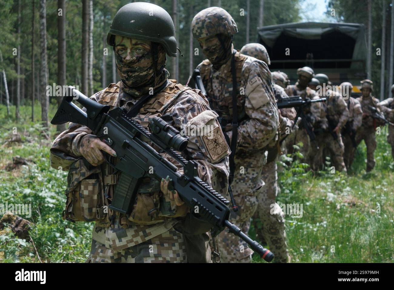Green Berets train Latvian Zemessardze (6242282 Stock Photo - Alamy