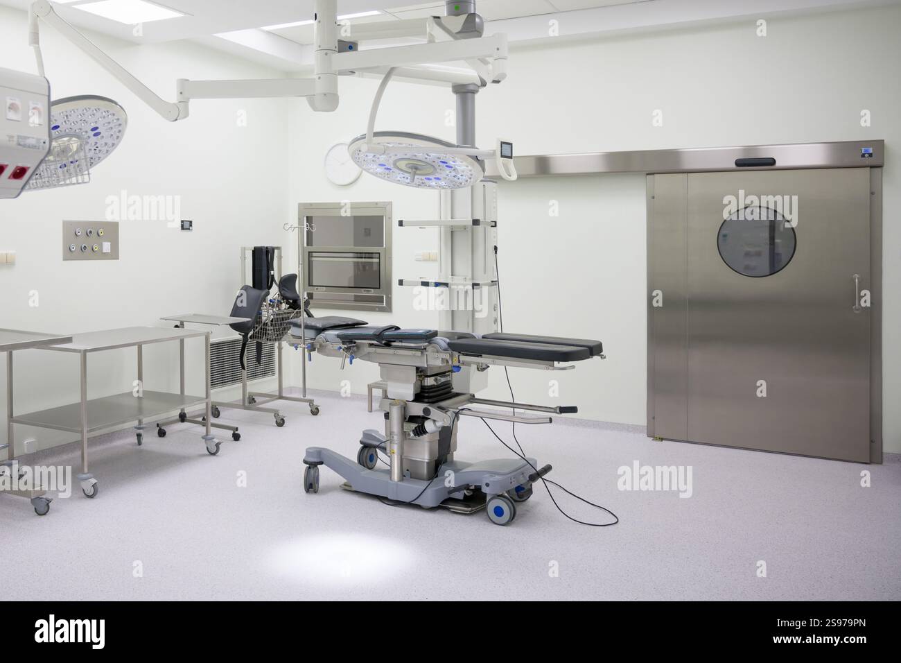 Brand new operating room, operating room. Full medical equipment in ...