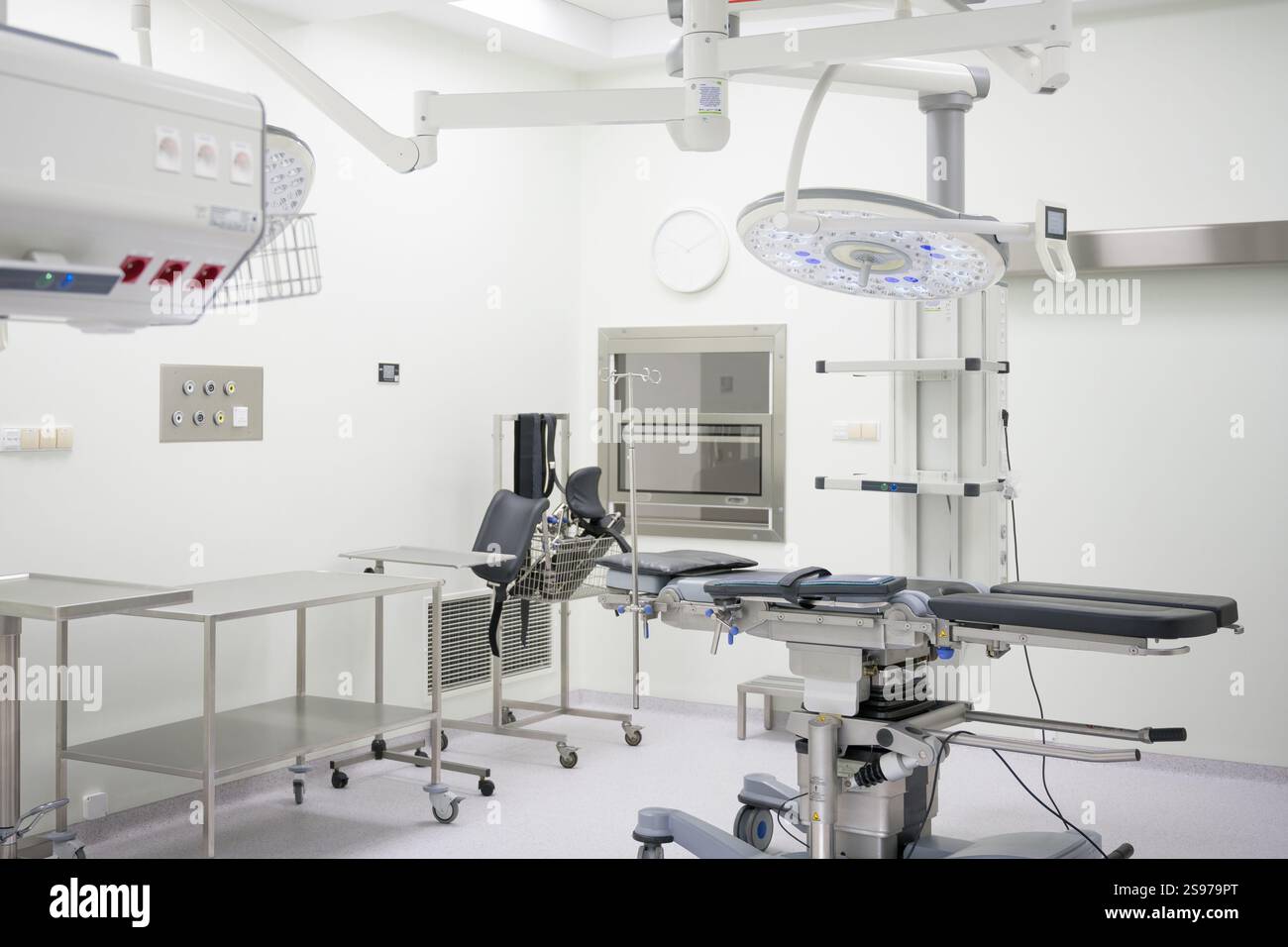 Brand new operating room, operating room. Full medical equipment in ...