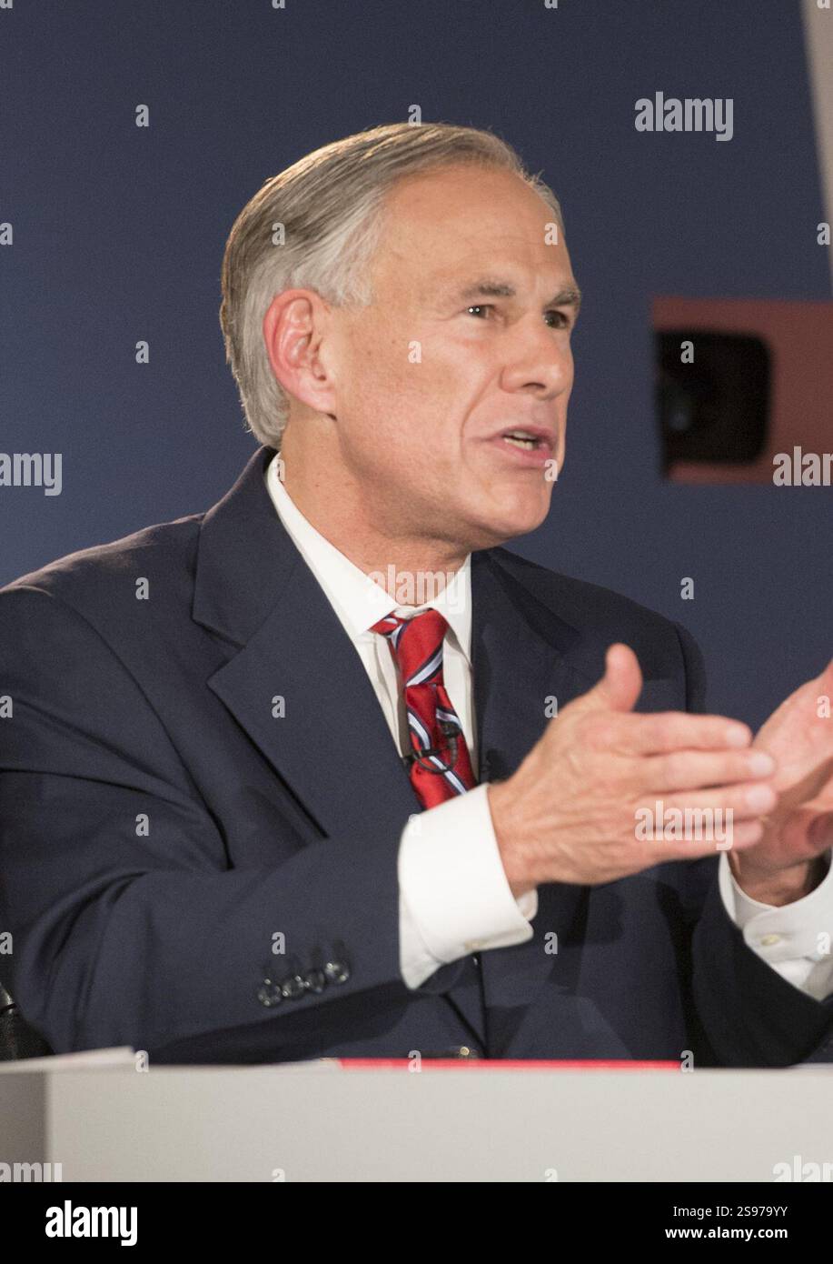 Greg Abbott 2018 (cropped Stock Photo - Alamy