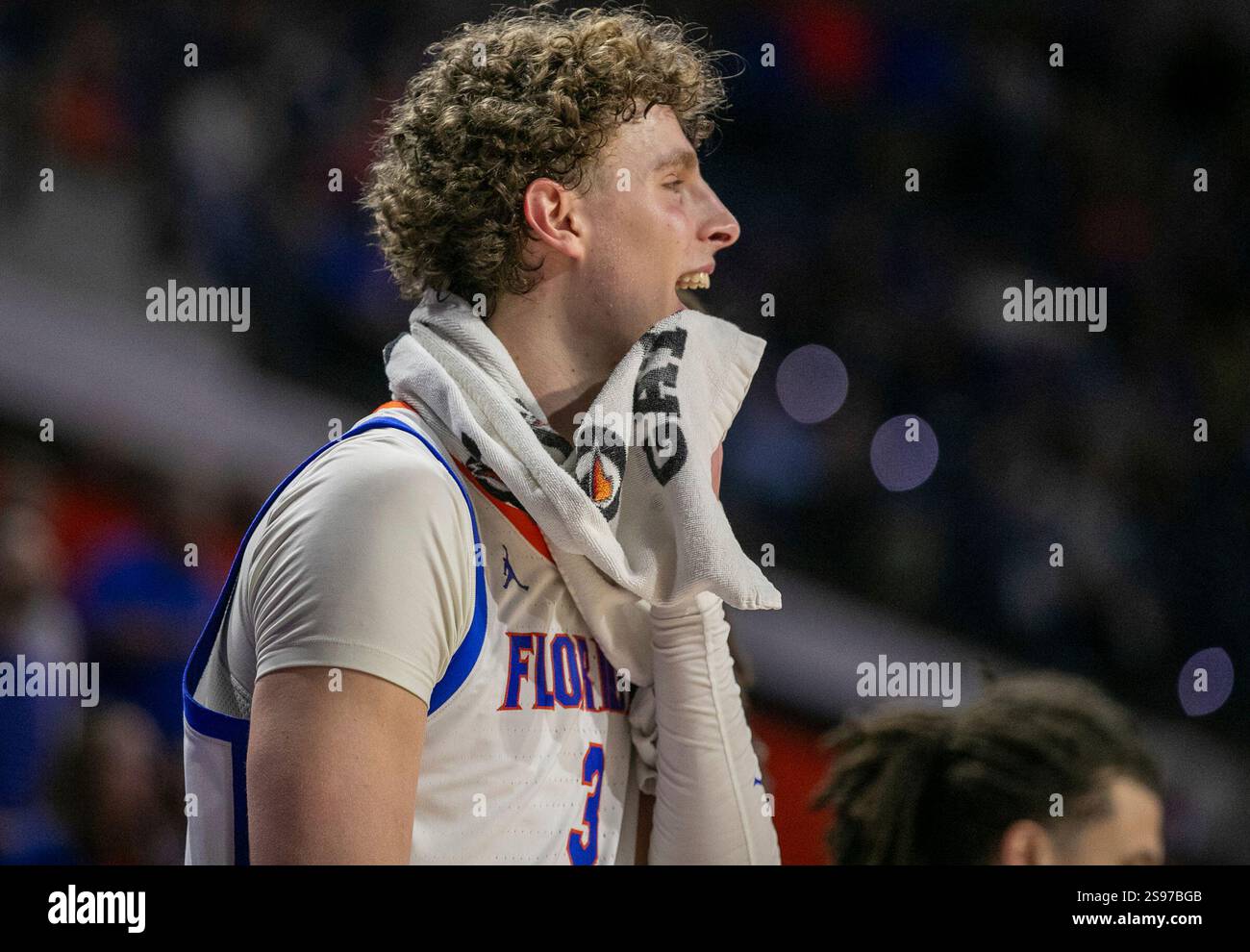 FILE - Florida center Micah Handlogten (3) anticipates the win during ...